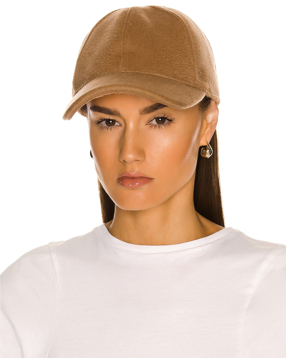 Toteme Double Baseball Cap in Camel | FWRD