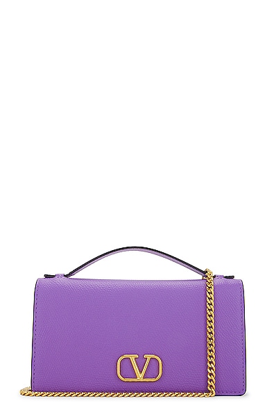 Valentino Garavani V Logo Signature Wallet On Chain in Glicine | FWRD