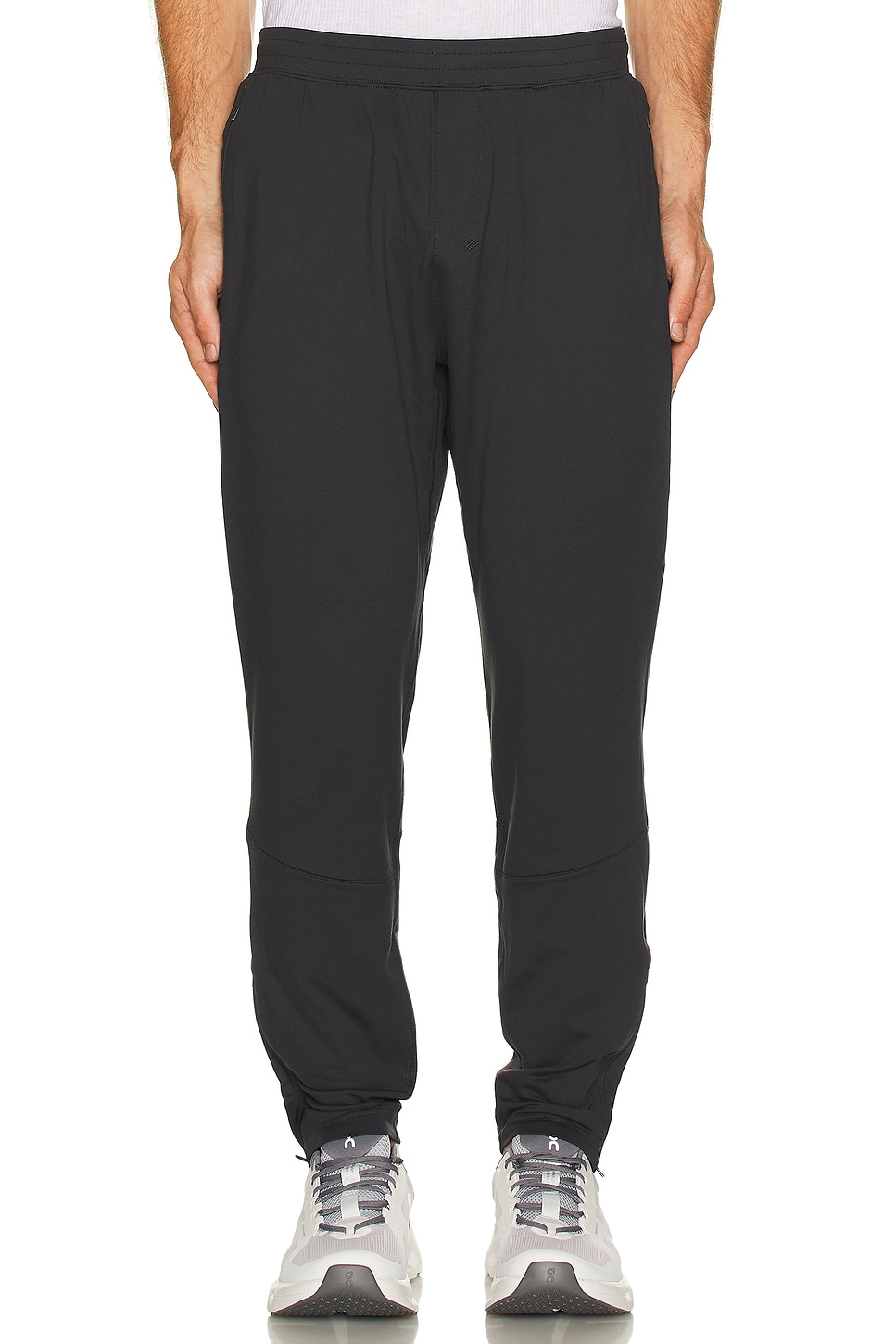 alo Conquer React Performance Pant in Anthracite | FWRD