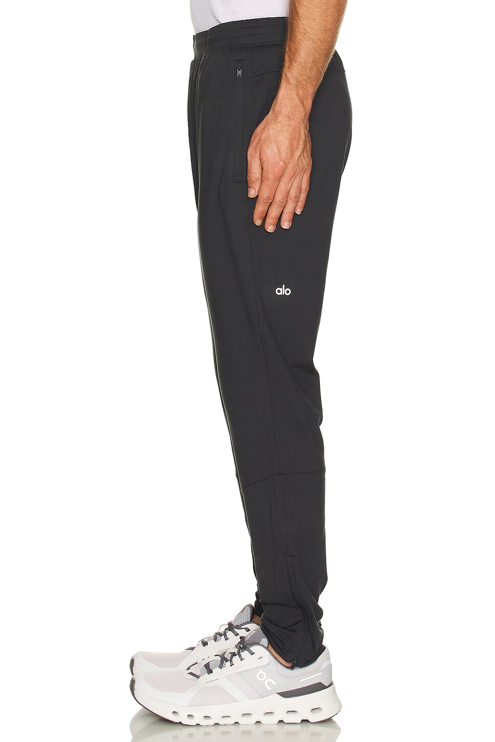alo Conquer React Performance Pant in Anthracite | FWRD