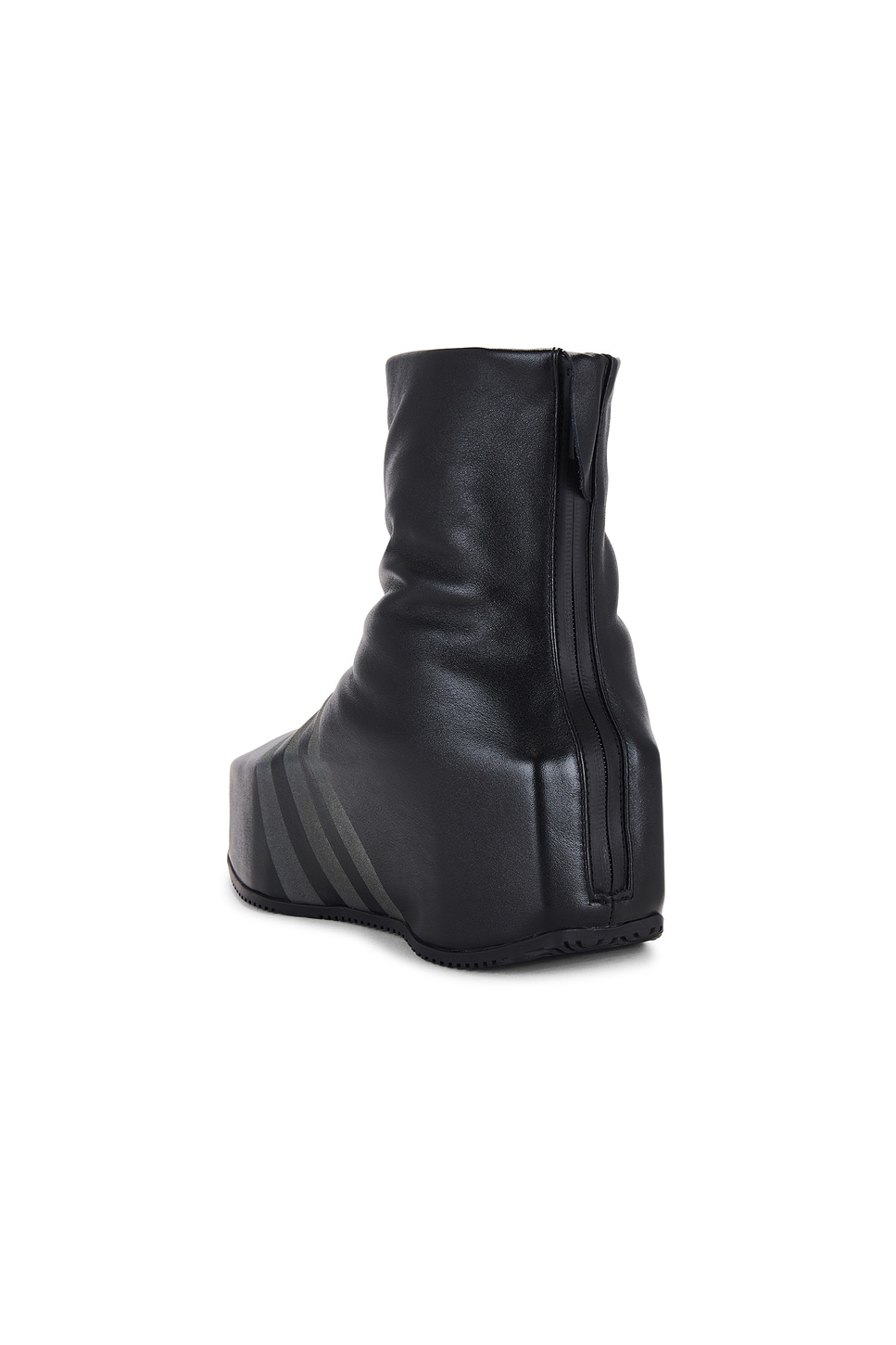 Y-3 Yohji Yamamoto Kyasu Overboot in Black | FWRD