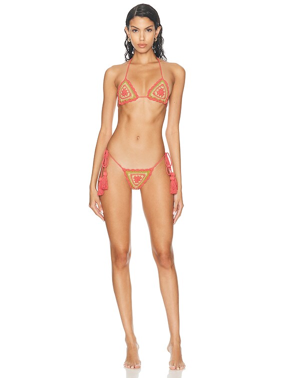 Akoia swim store
