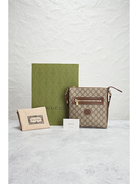 Gucci supreme messenger bag store